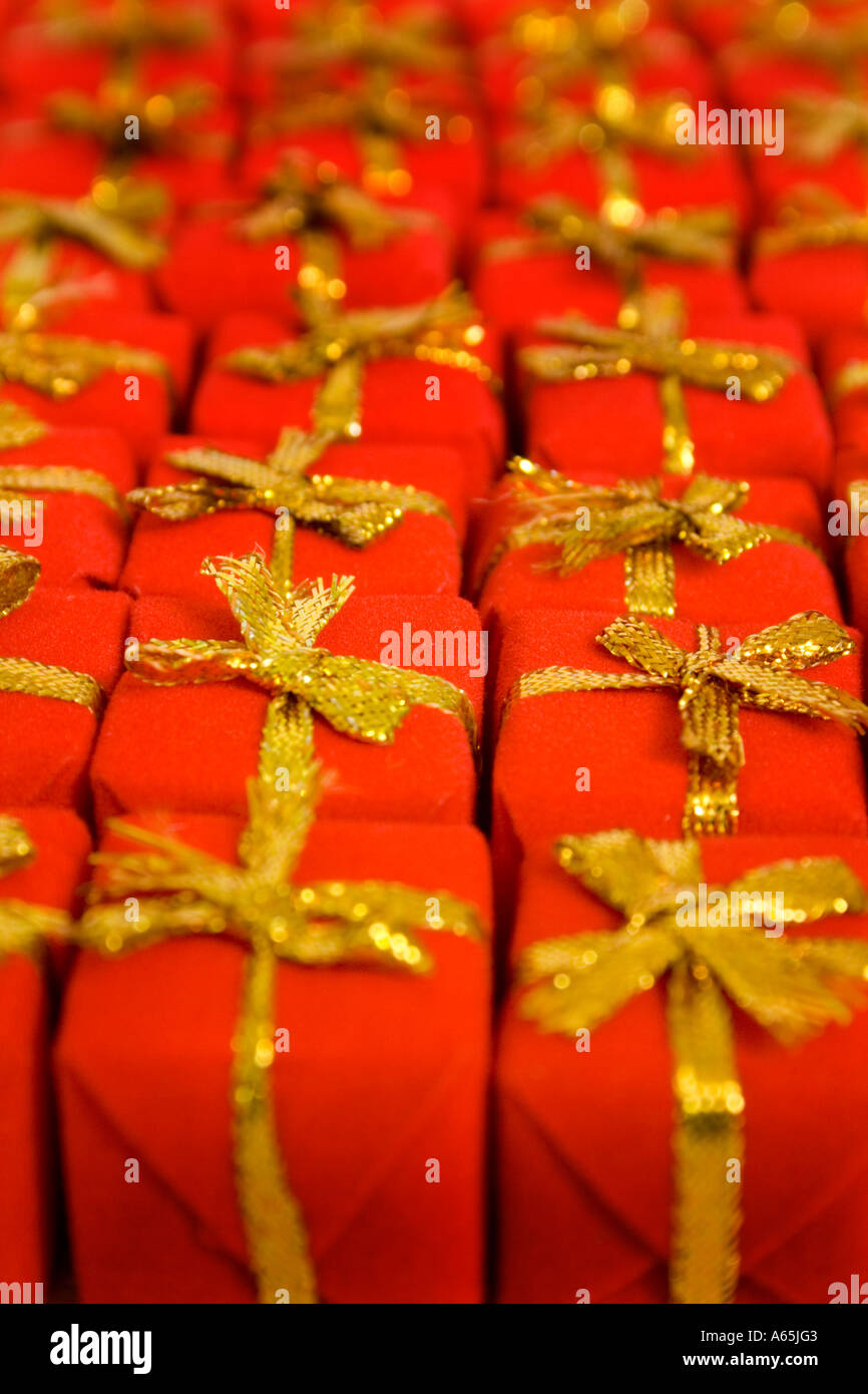Christmas present pattern Stock Photo - Alamy