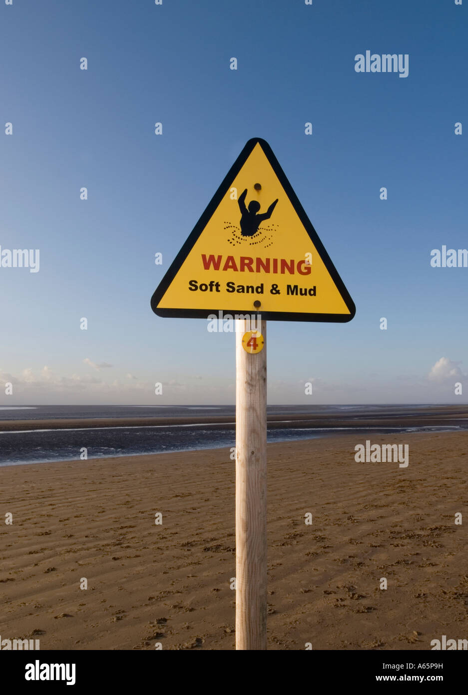 Quicksand warning sign hi-res stock photography and images - Alamy