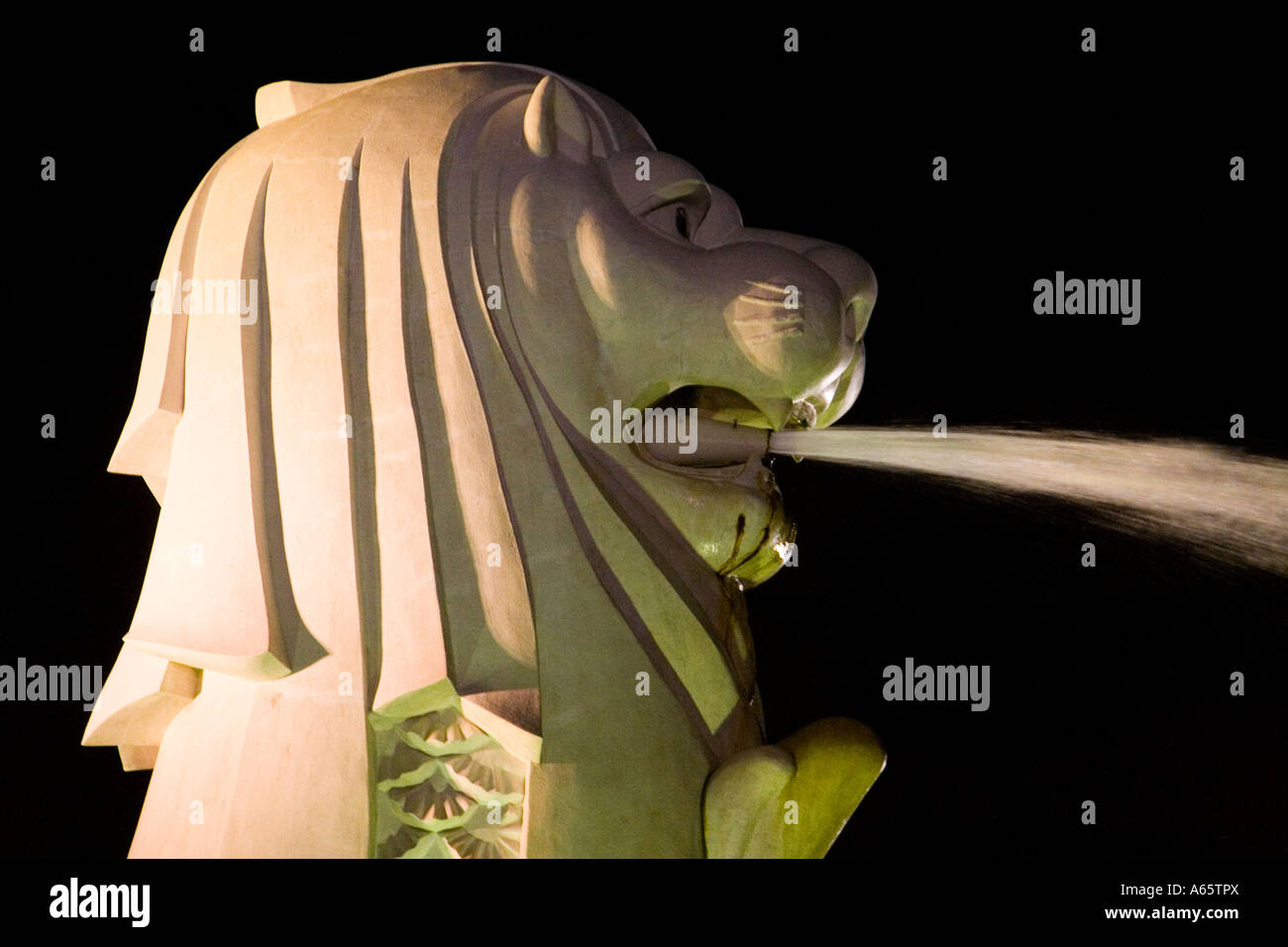 Merlion at Night Singapore Stock Photo - Alamy