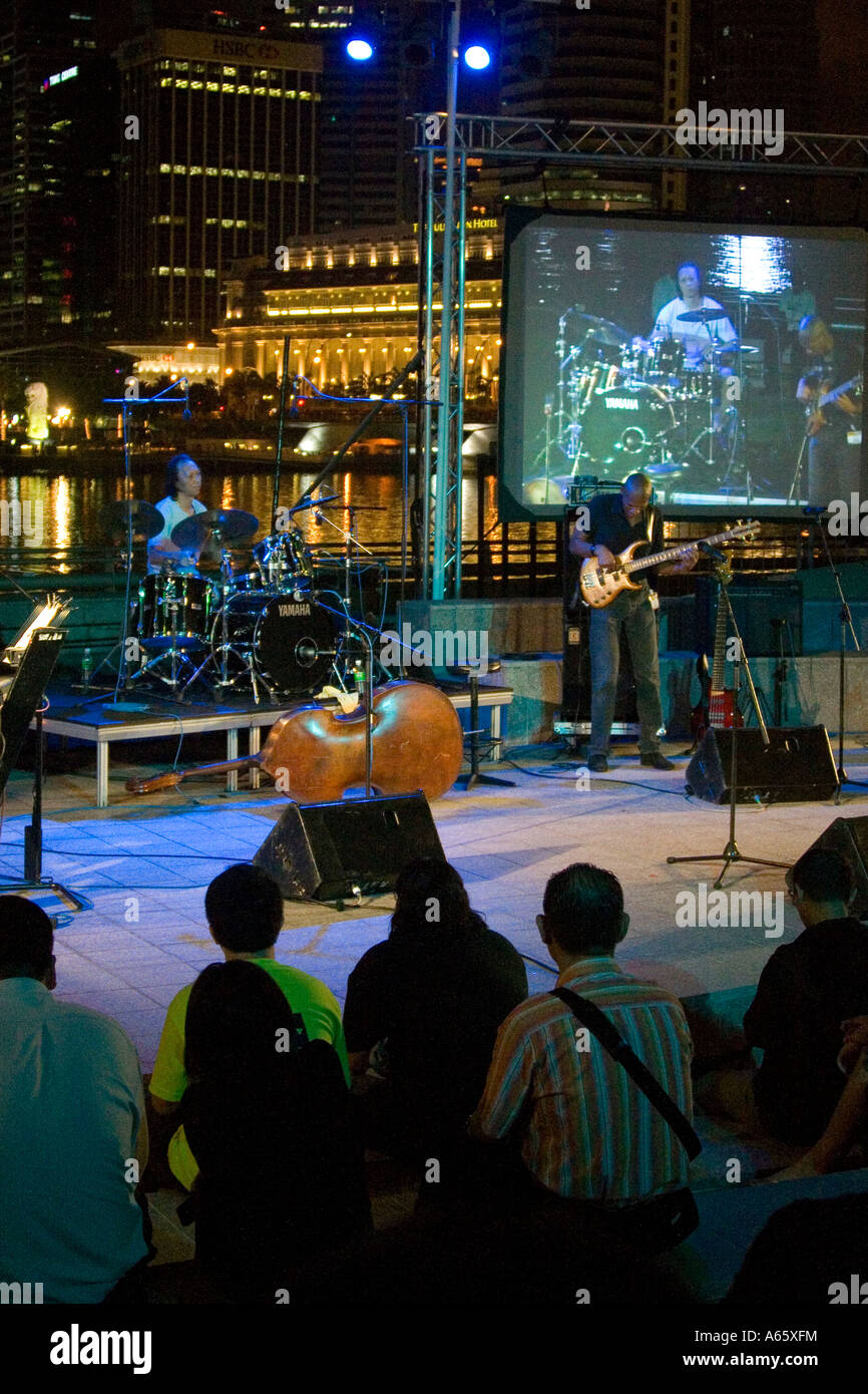 Singapore esplanade musician hi-res stock photography and images - Alamy