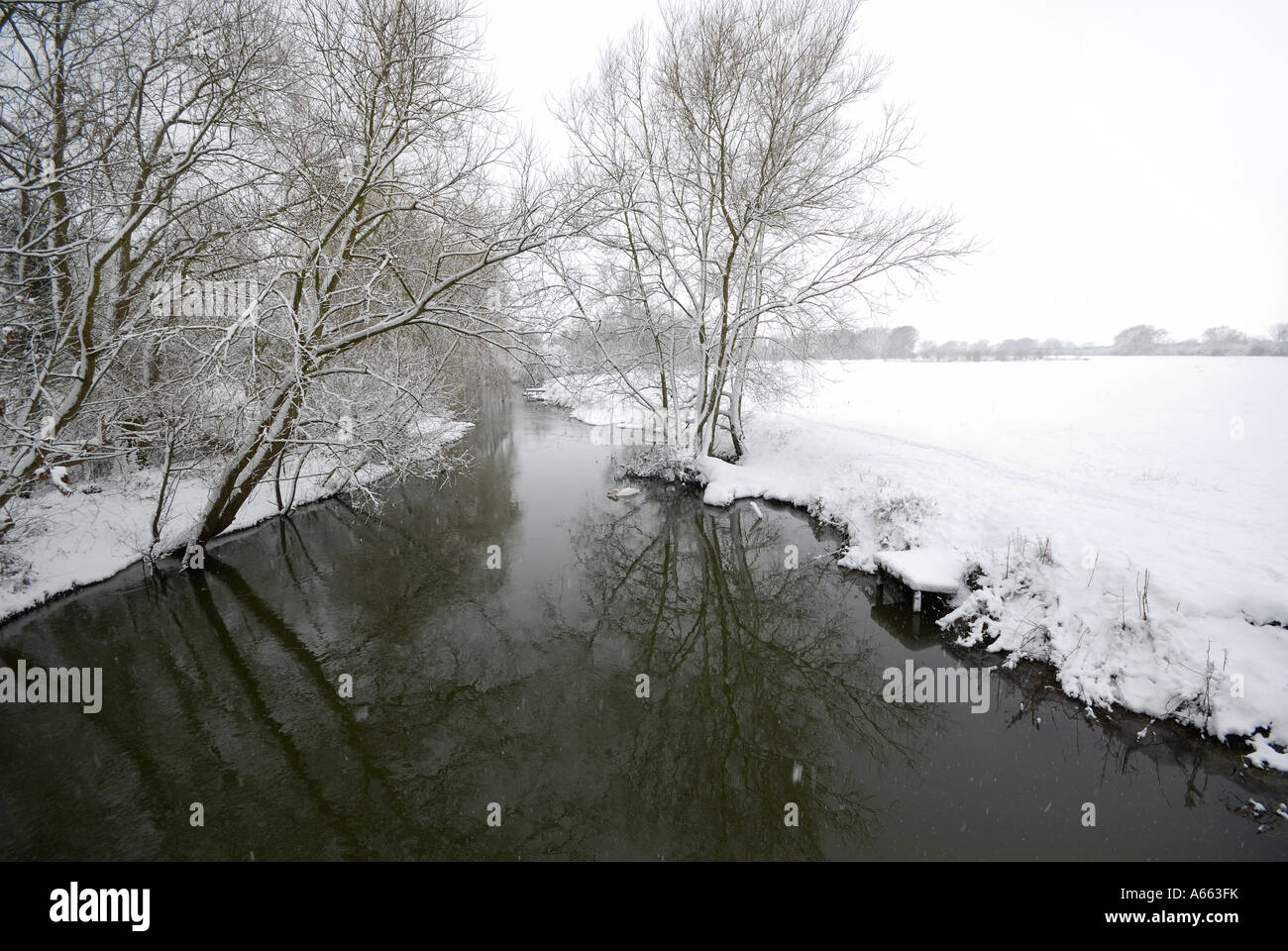 River Thame in the Snow Stock Photo - Alamy