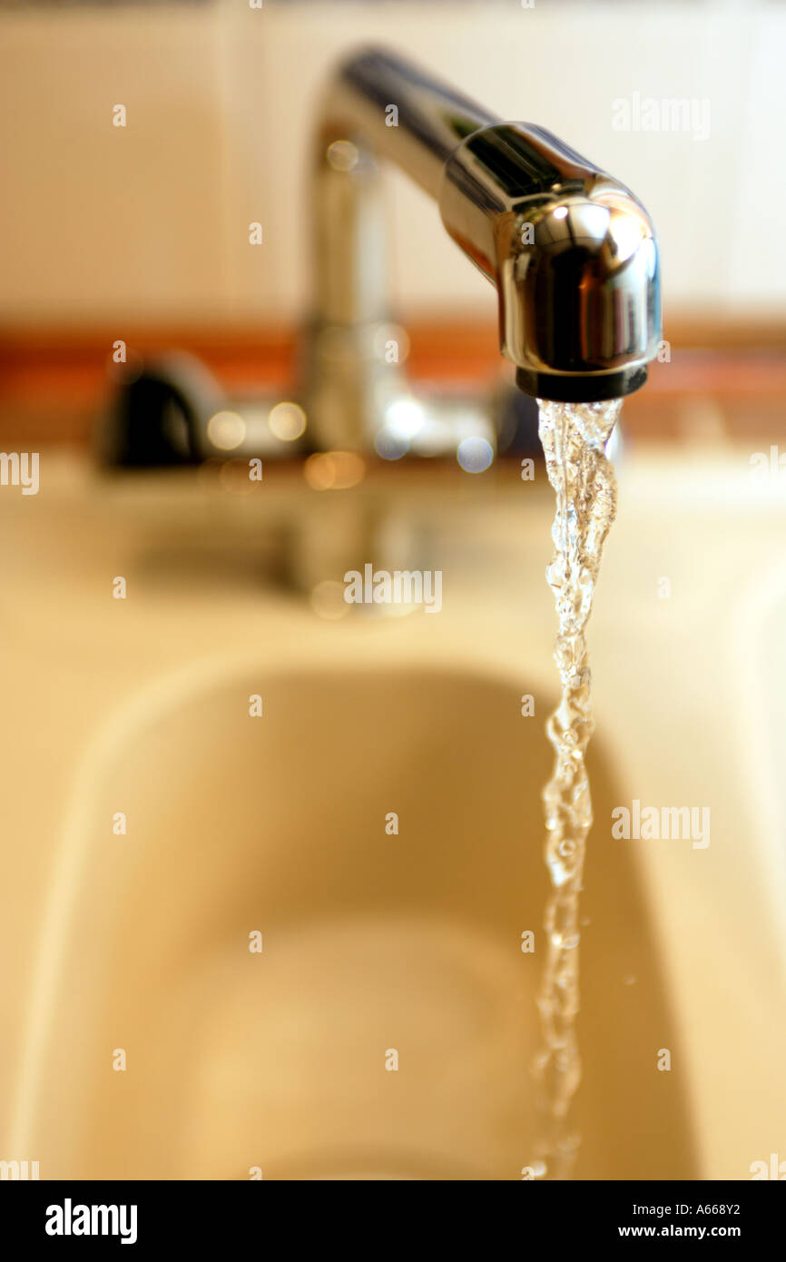 Kitchen tap running water hi-res stock photography and images - Alamy