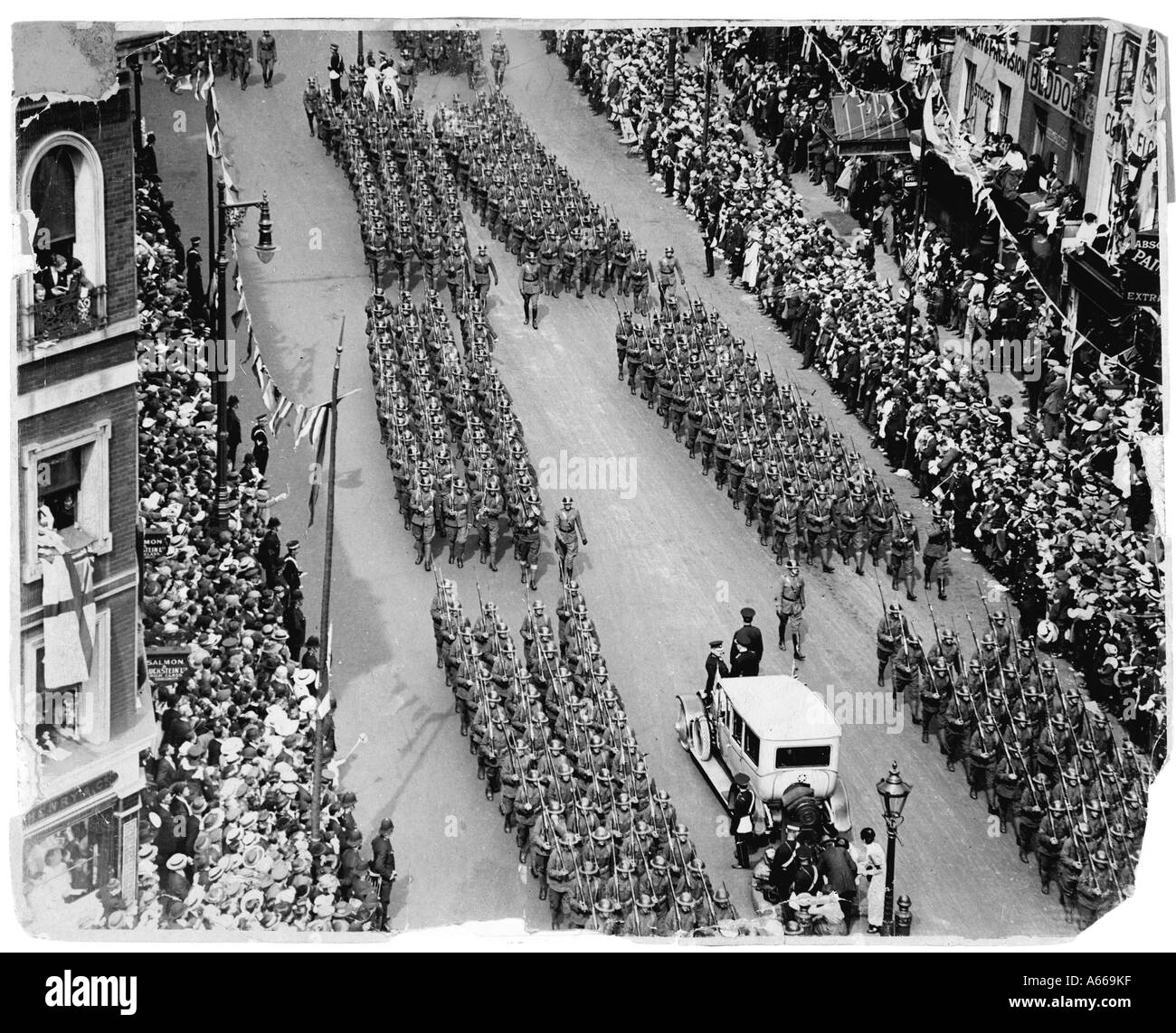 1917 u s troops london hi-res stock photography and images - Alamy