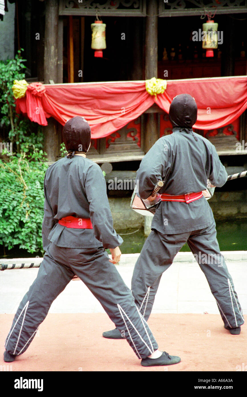 Kung fu fighters hi-res stock photography and images - Alamy