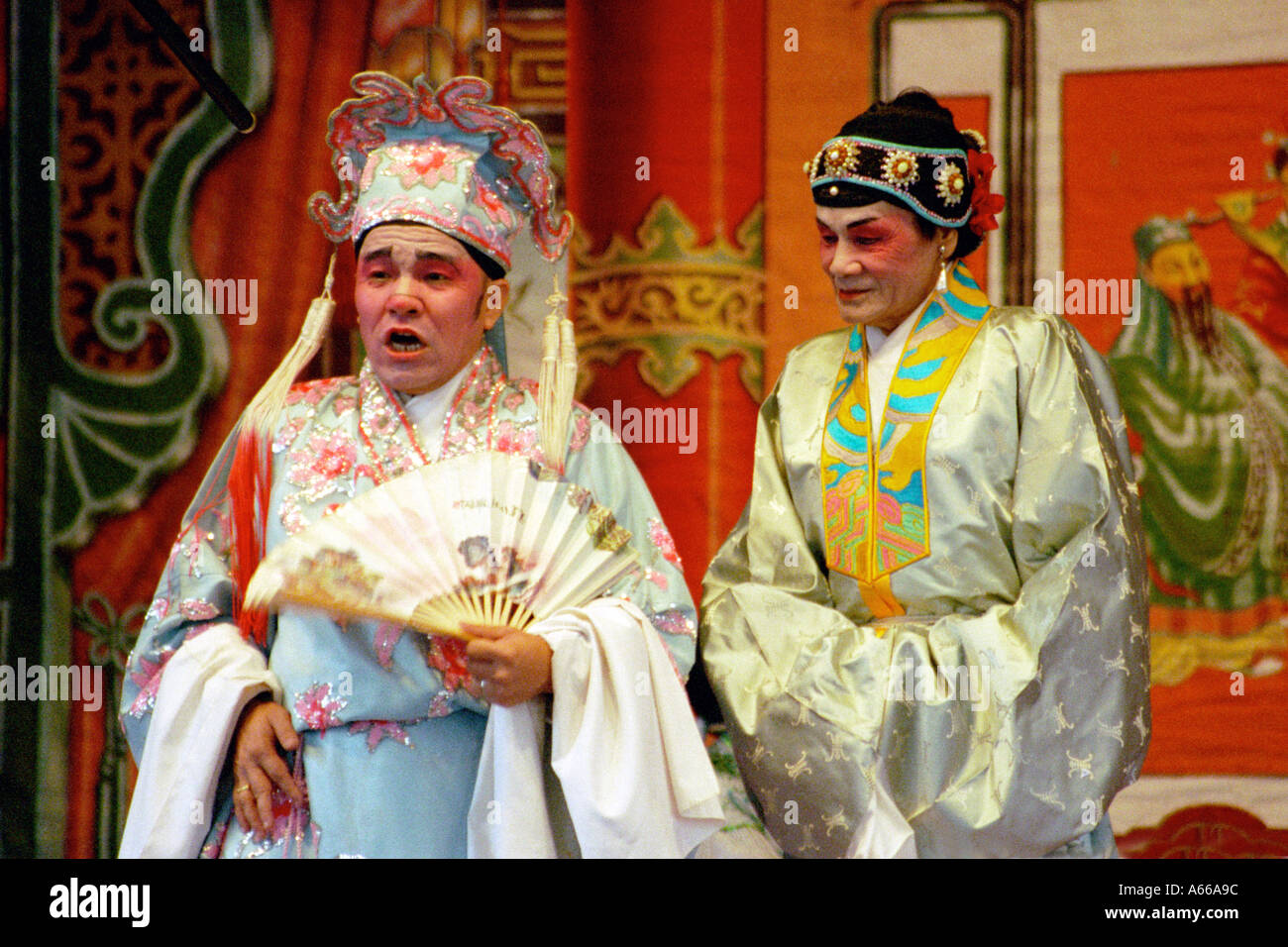 Cantonese opera performers in Hong Kong Stock Photo - Alamy