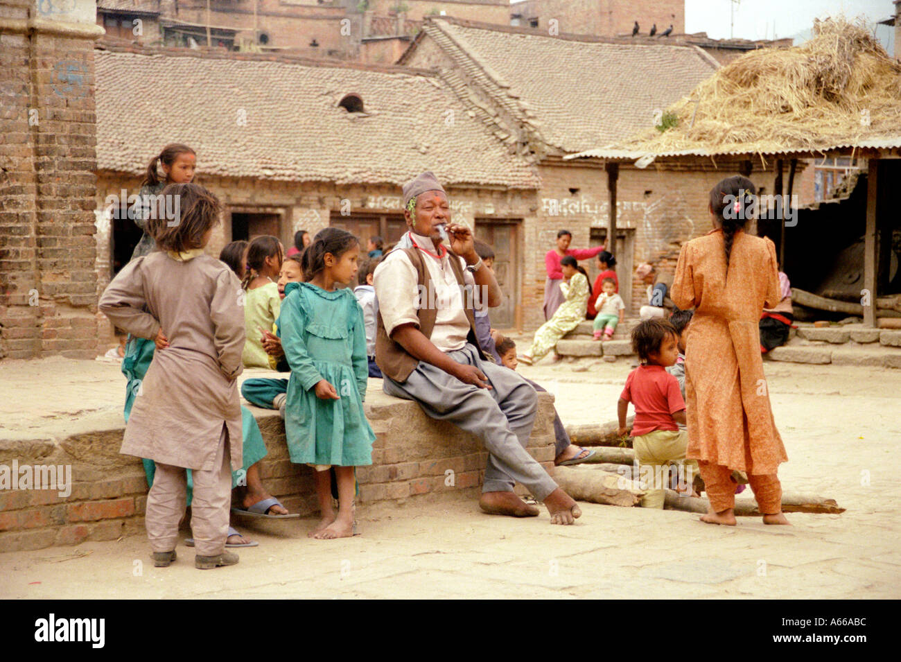 Father and children nepal hi-res stock photography and images - Alamy