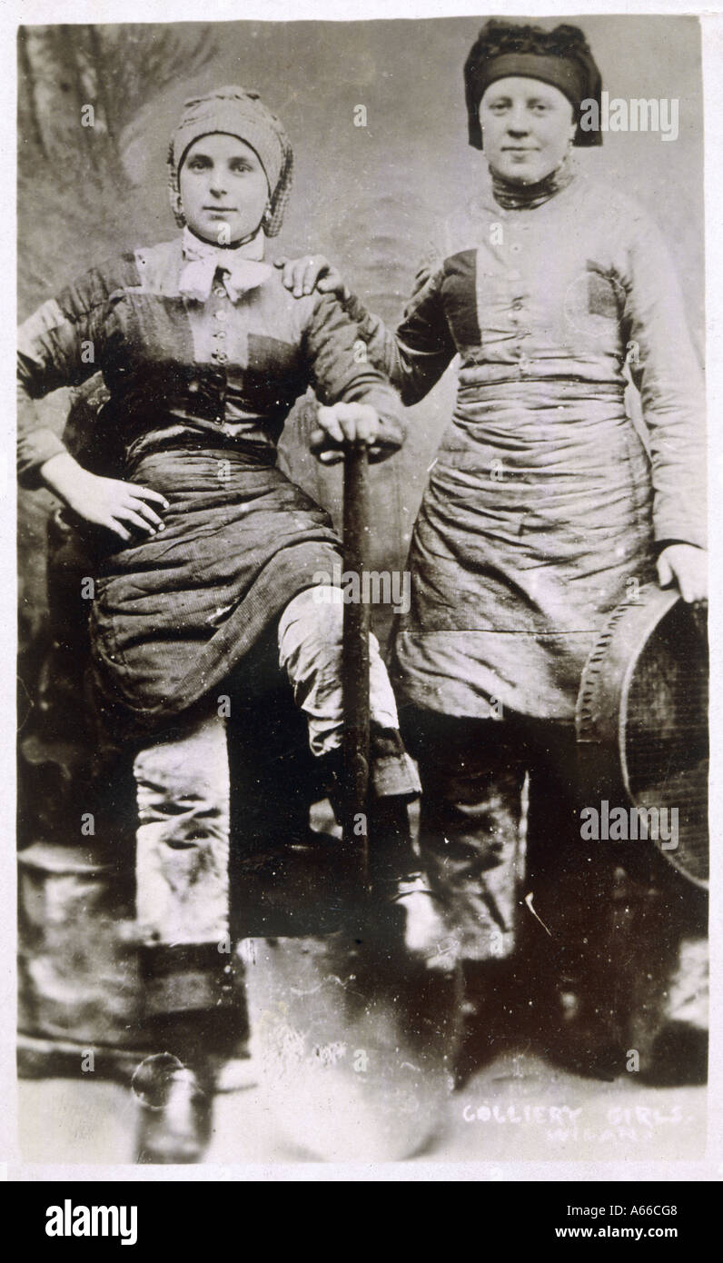 Working class girls women hi-res stock photography and images - Alamy