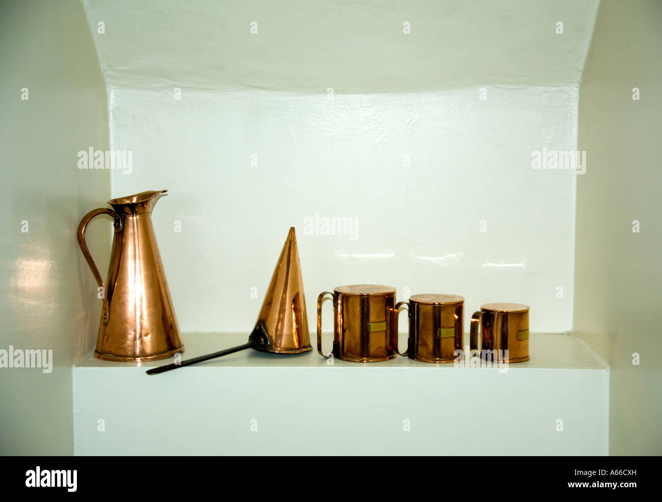 Antique walls hi-res stock photography and images - Alamy