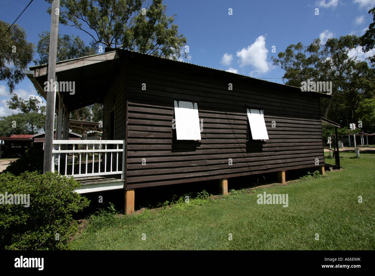 OLD AUSTRALIAN TIMBER BUILDING HORIZONTAL BAPDB10228 Stock Photo - Alamy