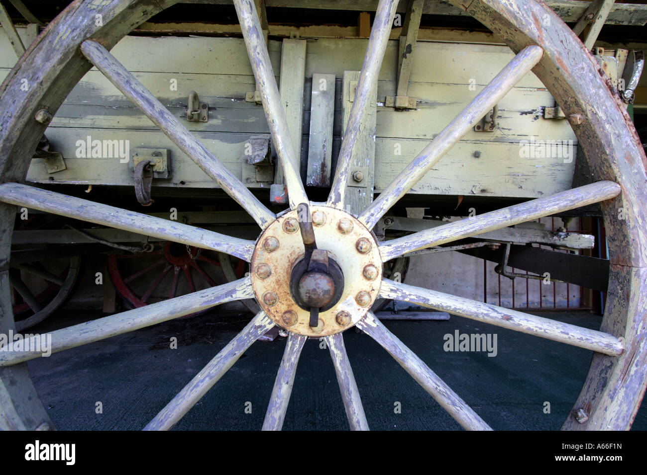 AN OLD WHEEL BAPDb10276 HORIZONTAL Stock Photo - Alamy