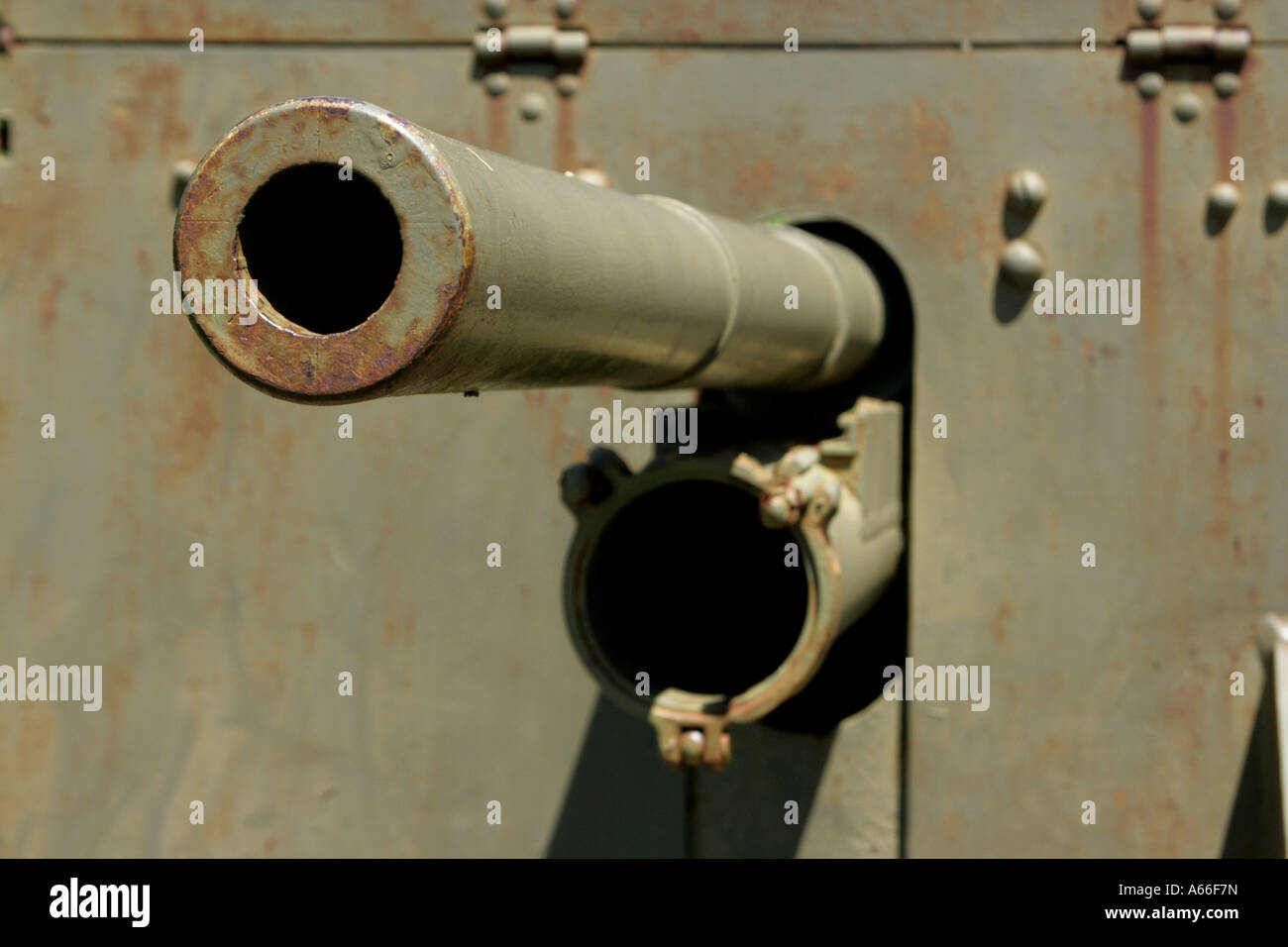 ANTI AIRCRAFT GUN BARREL HORIZONTAL BAPDB10296 Stock Photo - Alamy