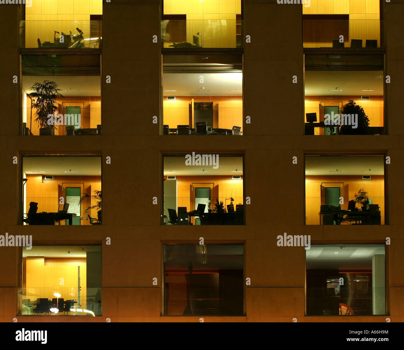 Berlin offices hi-res stock photography and images - Alamy