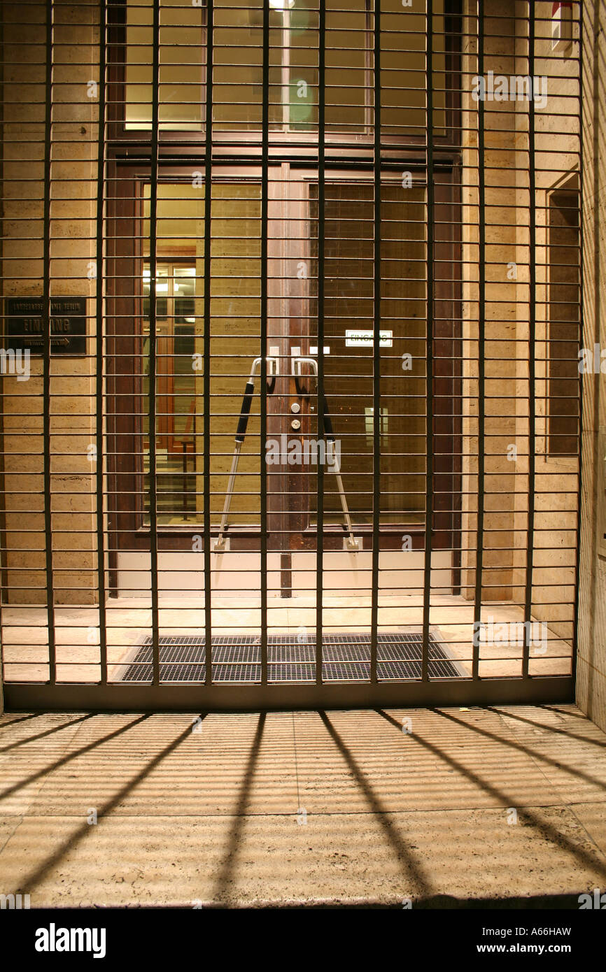 Entrance building front grill hi-res stock photography and images - Alamy