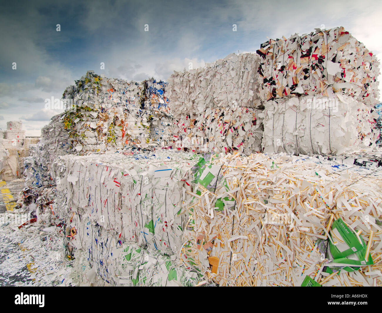 Pile Of Shredded Paper High Resolution Stock Photography and Images - Alamy