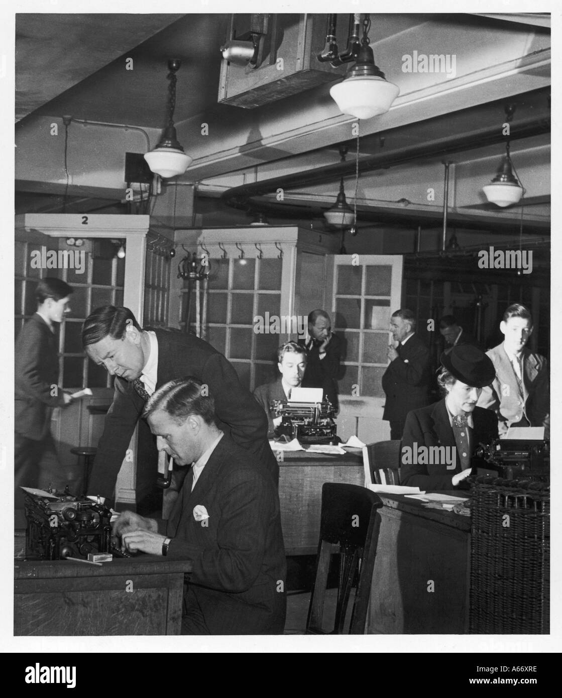 1950s journalists hi-res stock photography and images - Alamy