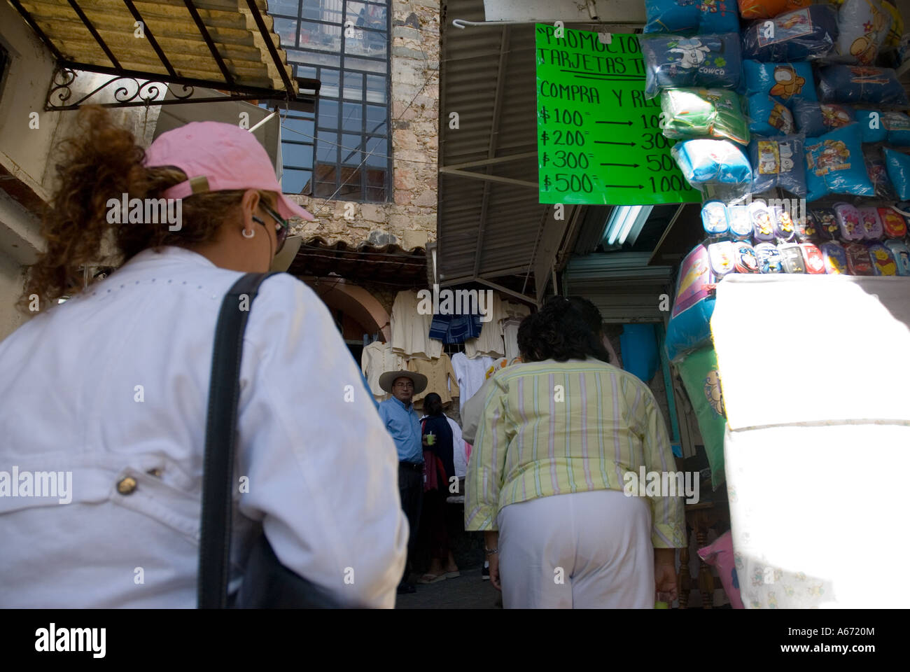 Taxco people walking through the market - Mexico Stock Photo - Alamy
