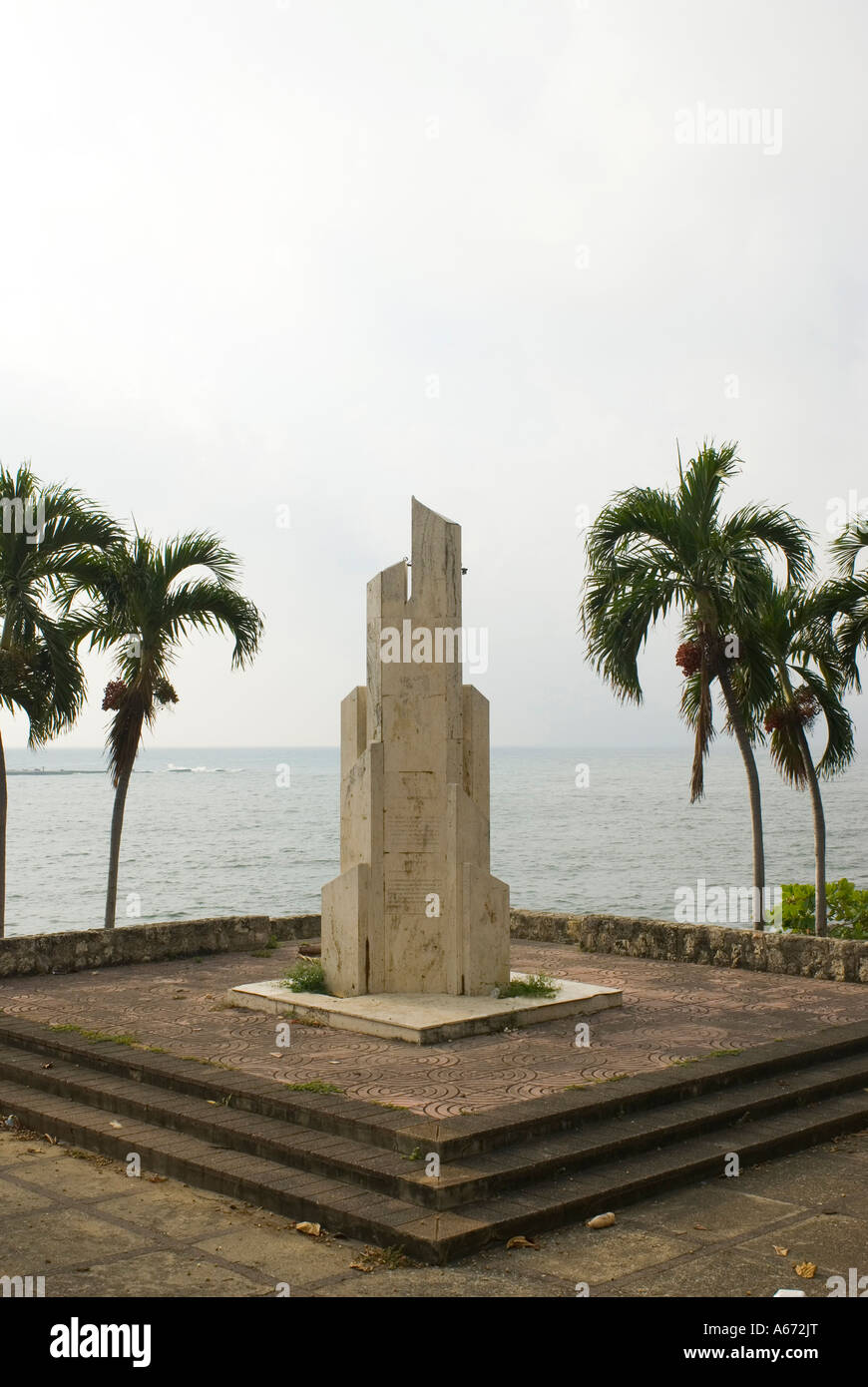 statue on the waterfront malecon santo domingo dominican republic Stock ...