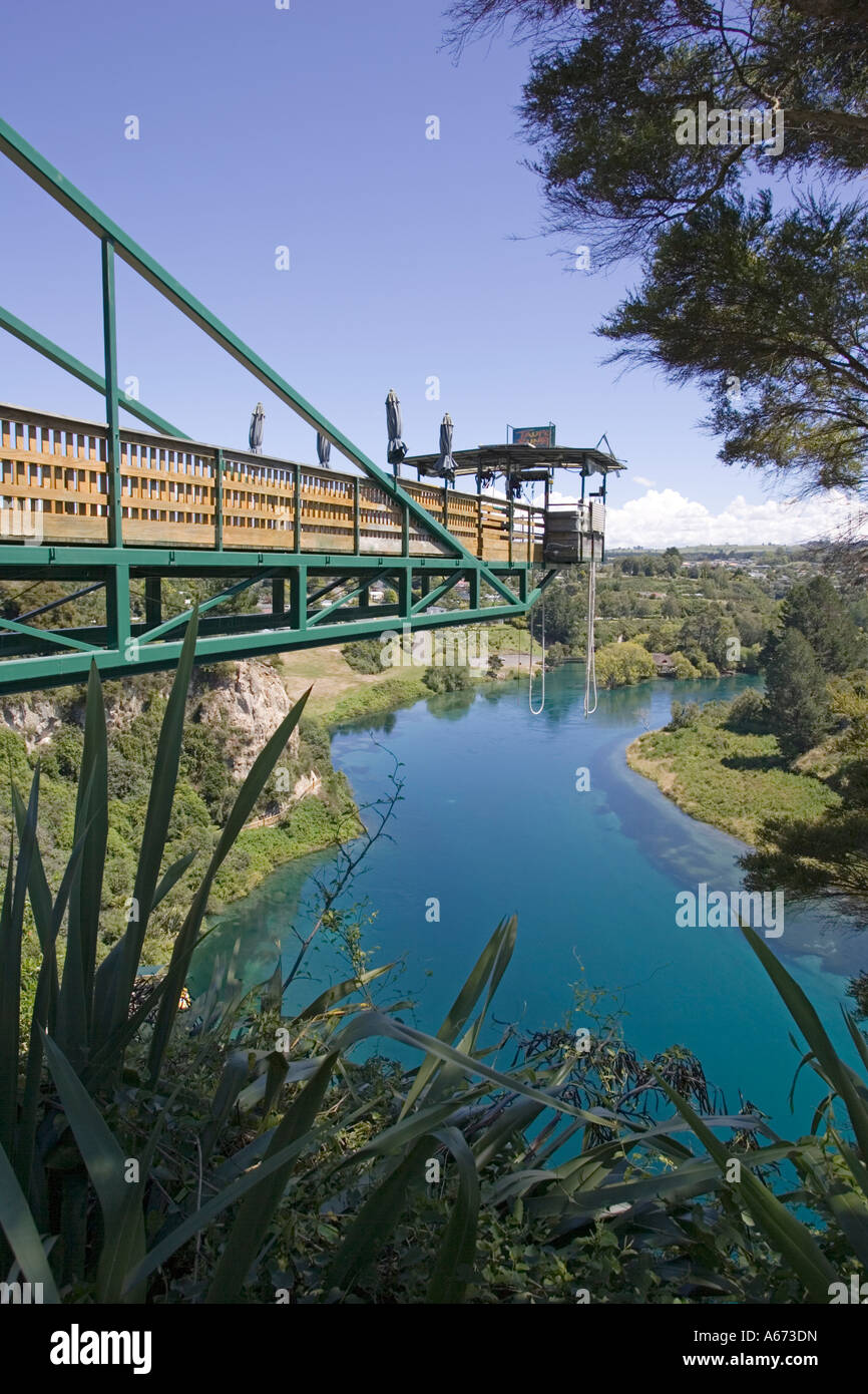 Spectacular cantilever bungy jumping platform 47 metres above the ...