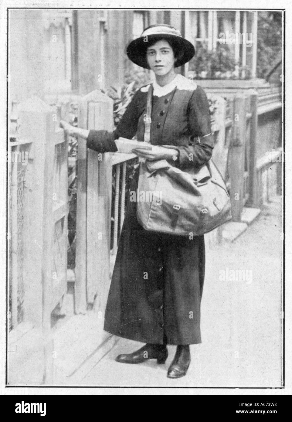 Postwoman ww1 hi-res stock photography and images - Alamy