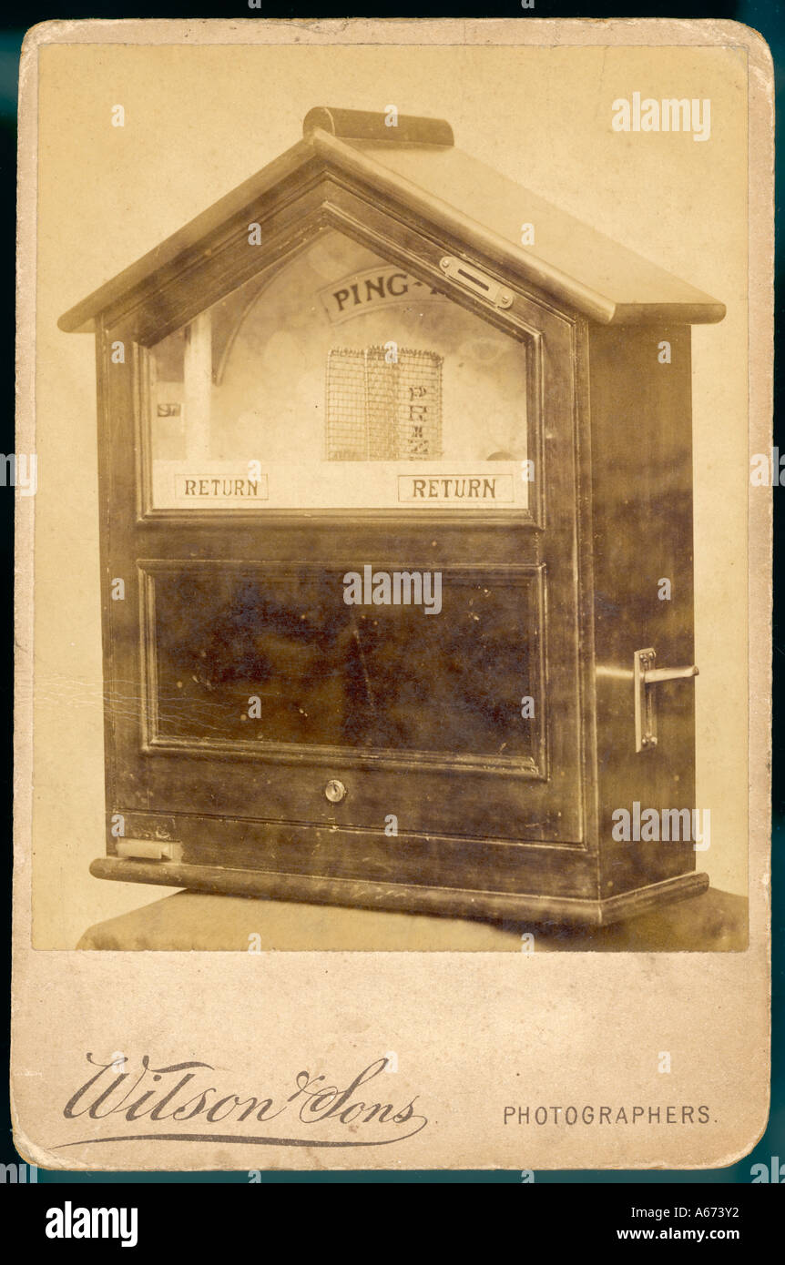 Penny machine hi-res stock photography and images - Alamy