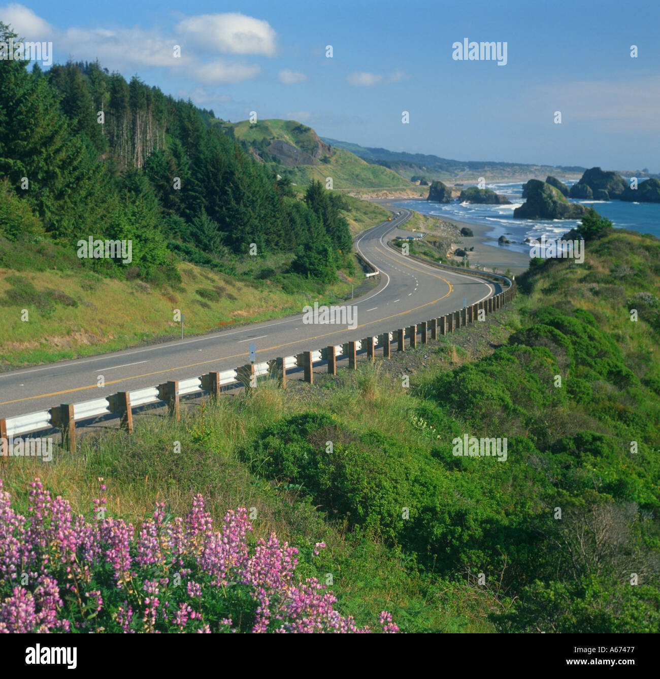 Oregon road guardrail hi-res stock photography and images - Alamy