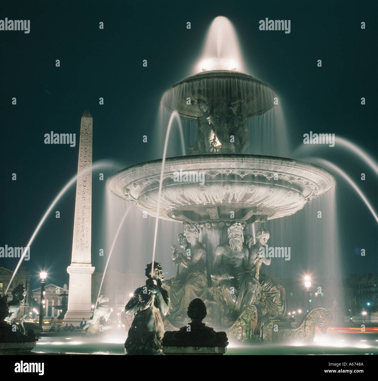 Paris fountain Place de la Concorde Stock Photo - Alamy