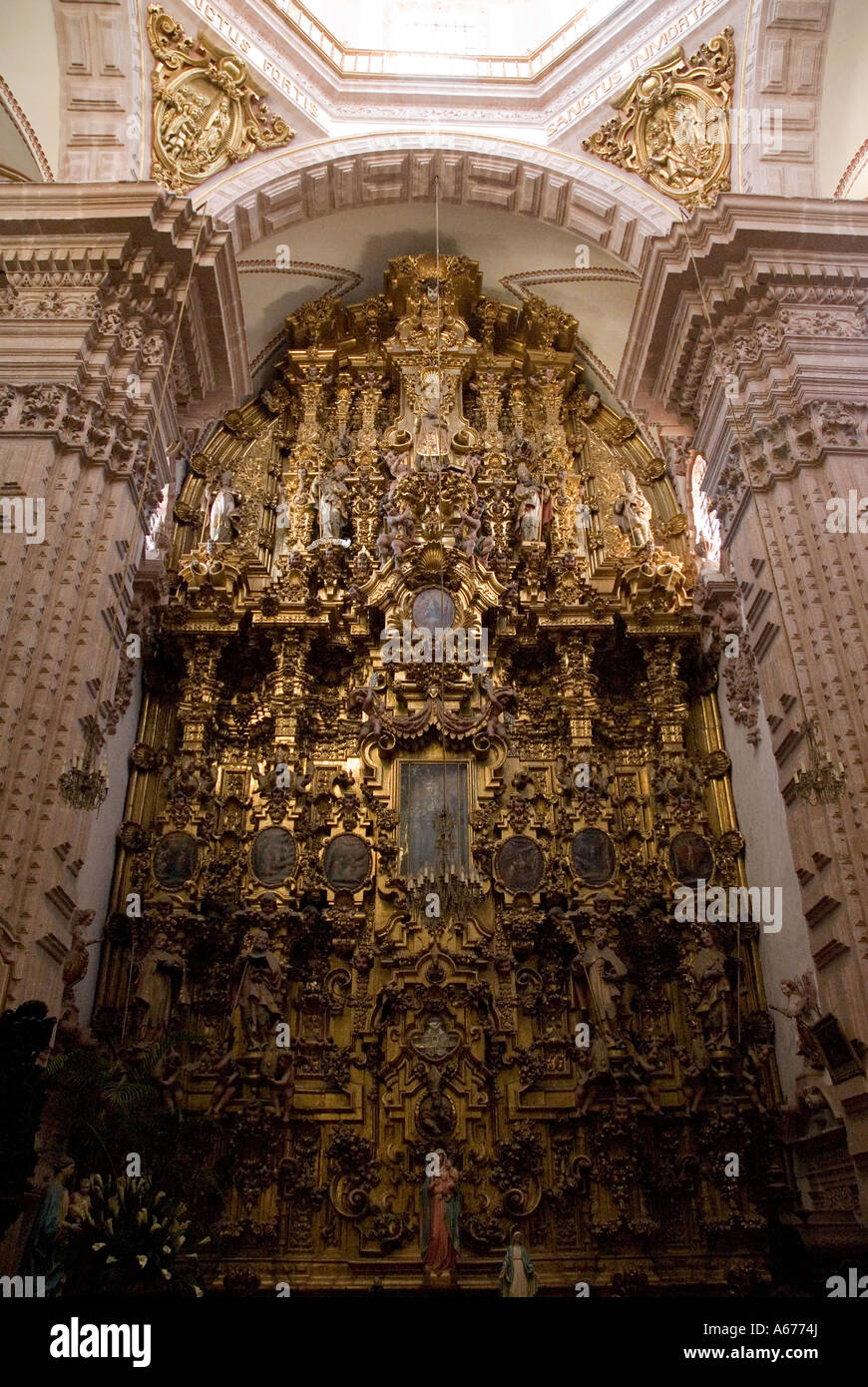 Santa Prisca church inside - Taxco - Mexico Stock Photo - Alamy
