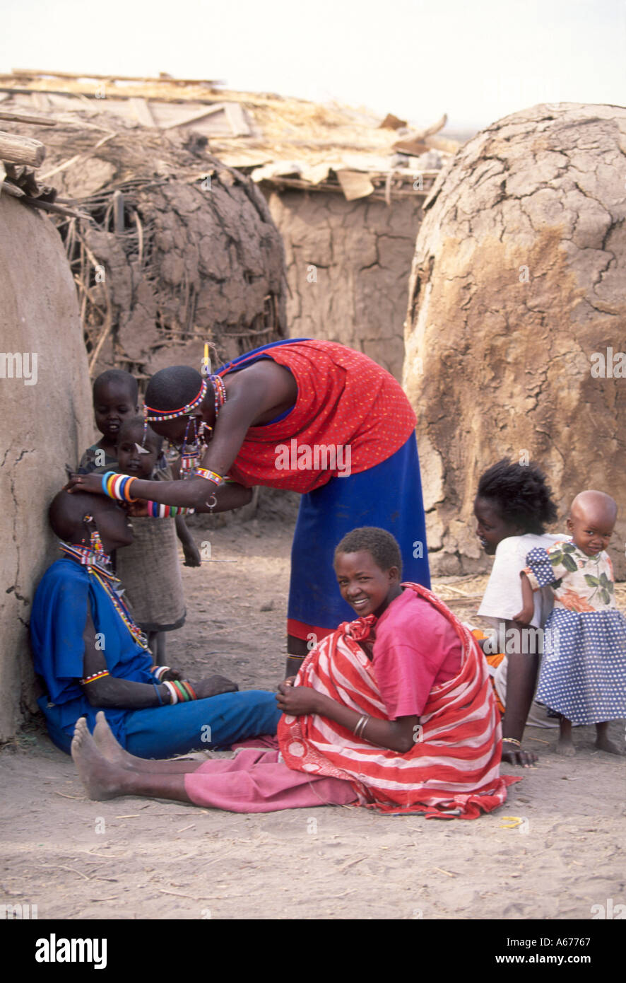 Maasai ladies hi-res stock photography and images - Alamy