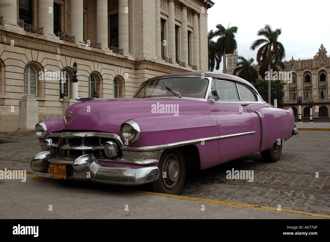 TYPICAL OLD AMERICAN CAR Stock Photo - Alamy