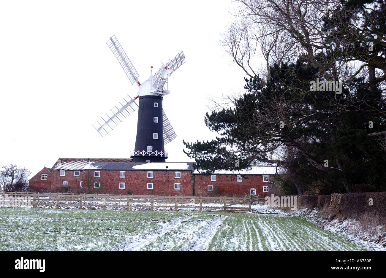 Skidby mill snow hi-res stock photography and images - Alamy