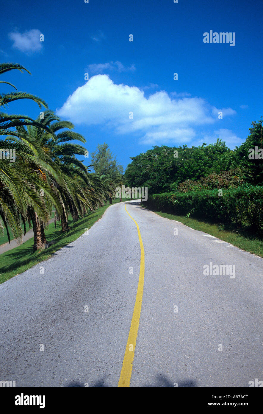 Road bermuda hi-res stock photography and images - Alamy