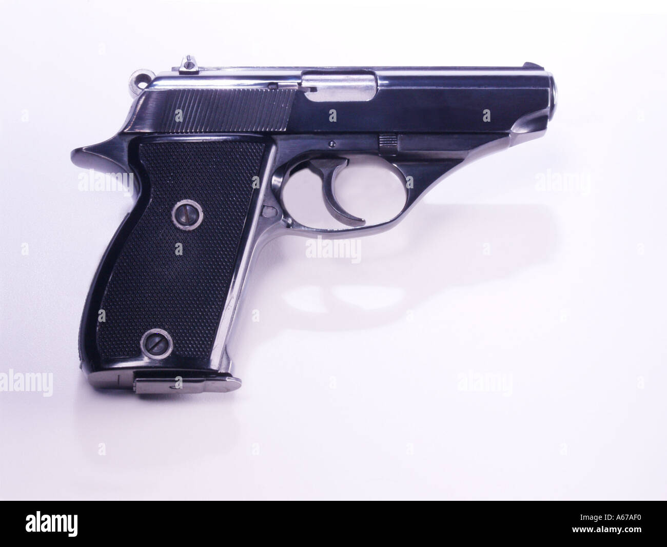 Handgun violence hi-res stock photography and images - Alamy