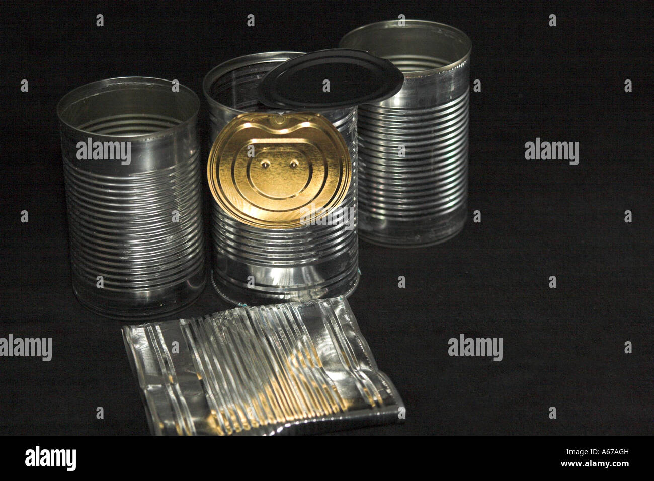 Very old tin cans hi-res stock photography and images - Alamy