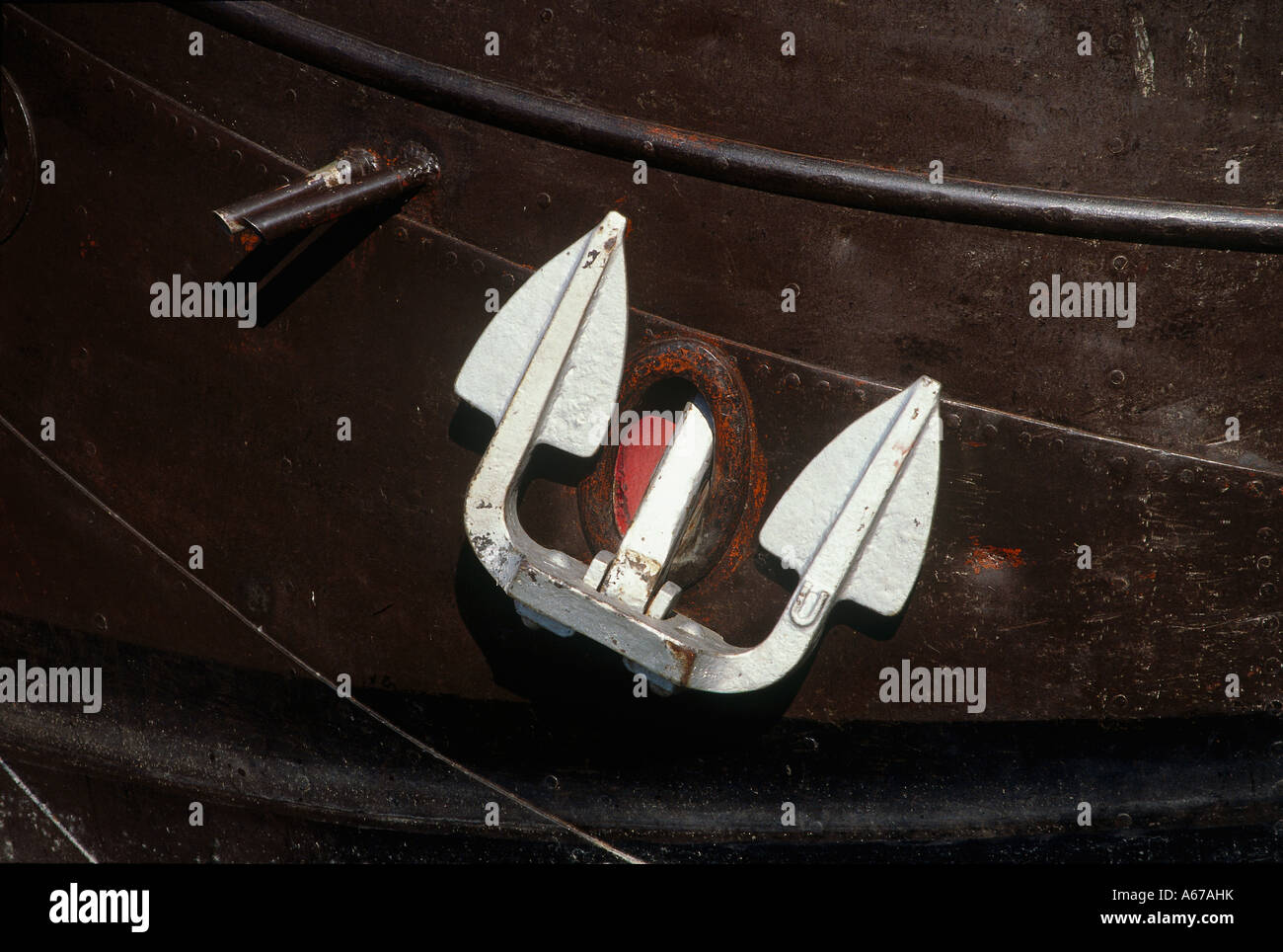 Anchor et boat Stock Photo - Alamy
