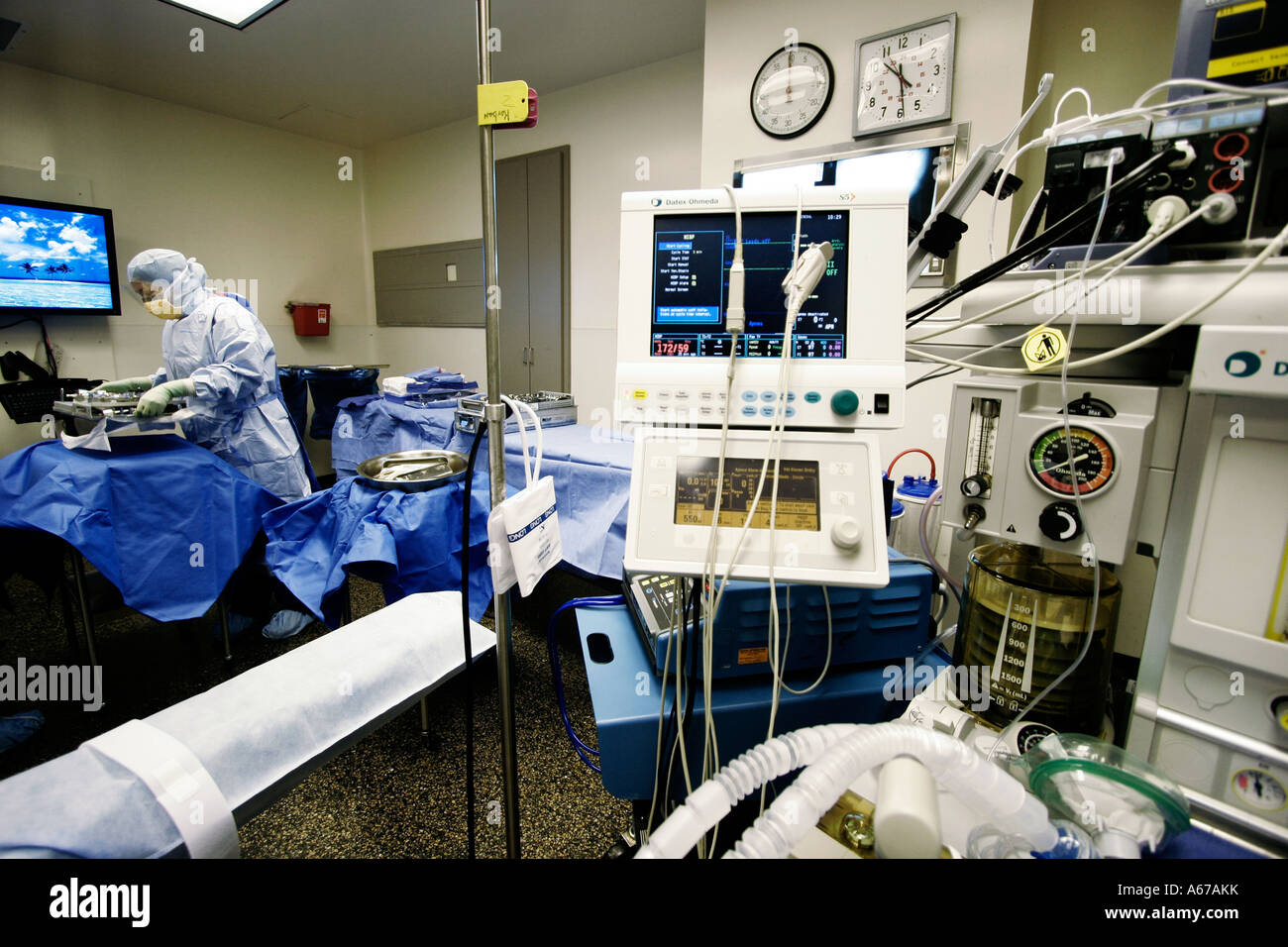 Anaesthetic Machines High Resolution Stock Photography and Images - Alamy