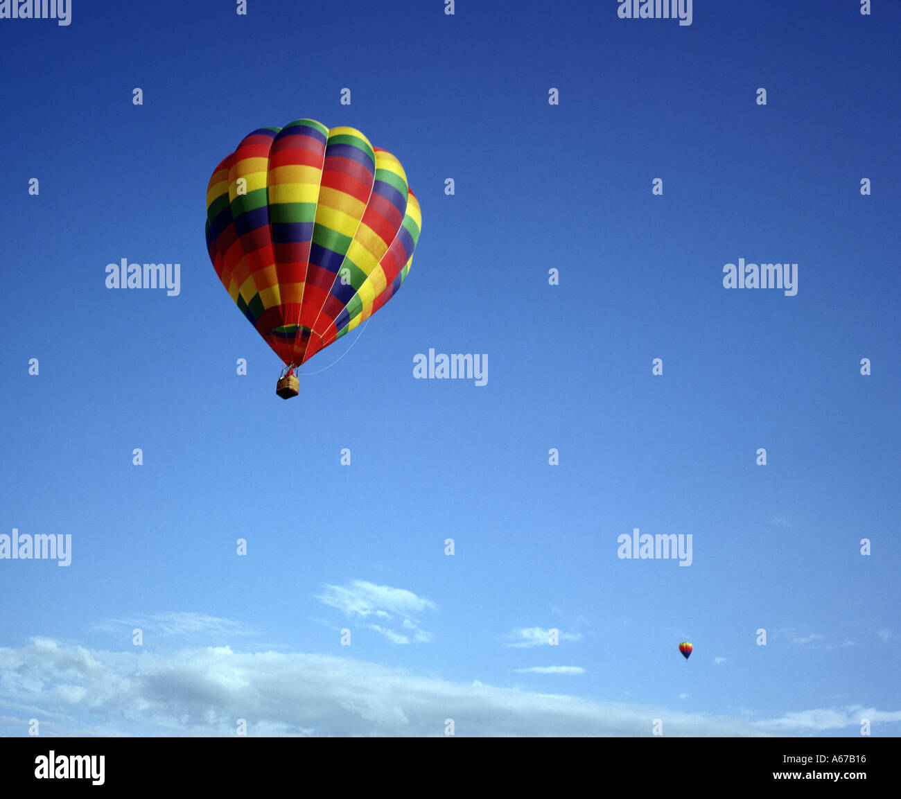 Red balloons floating away hi-res stock photography and images - Alamy