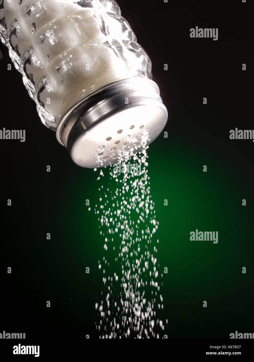 Shaker salt pour hi-res stock photography and images - Alamy