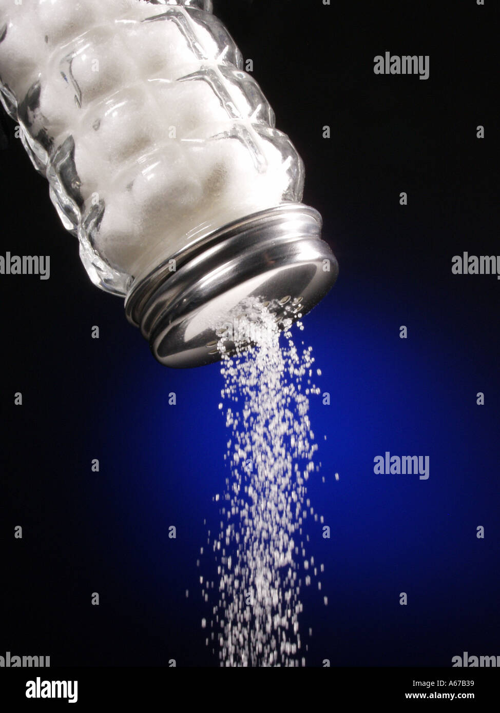Shaker salt pour hi-res stock photography and images - Alamy