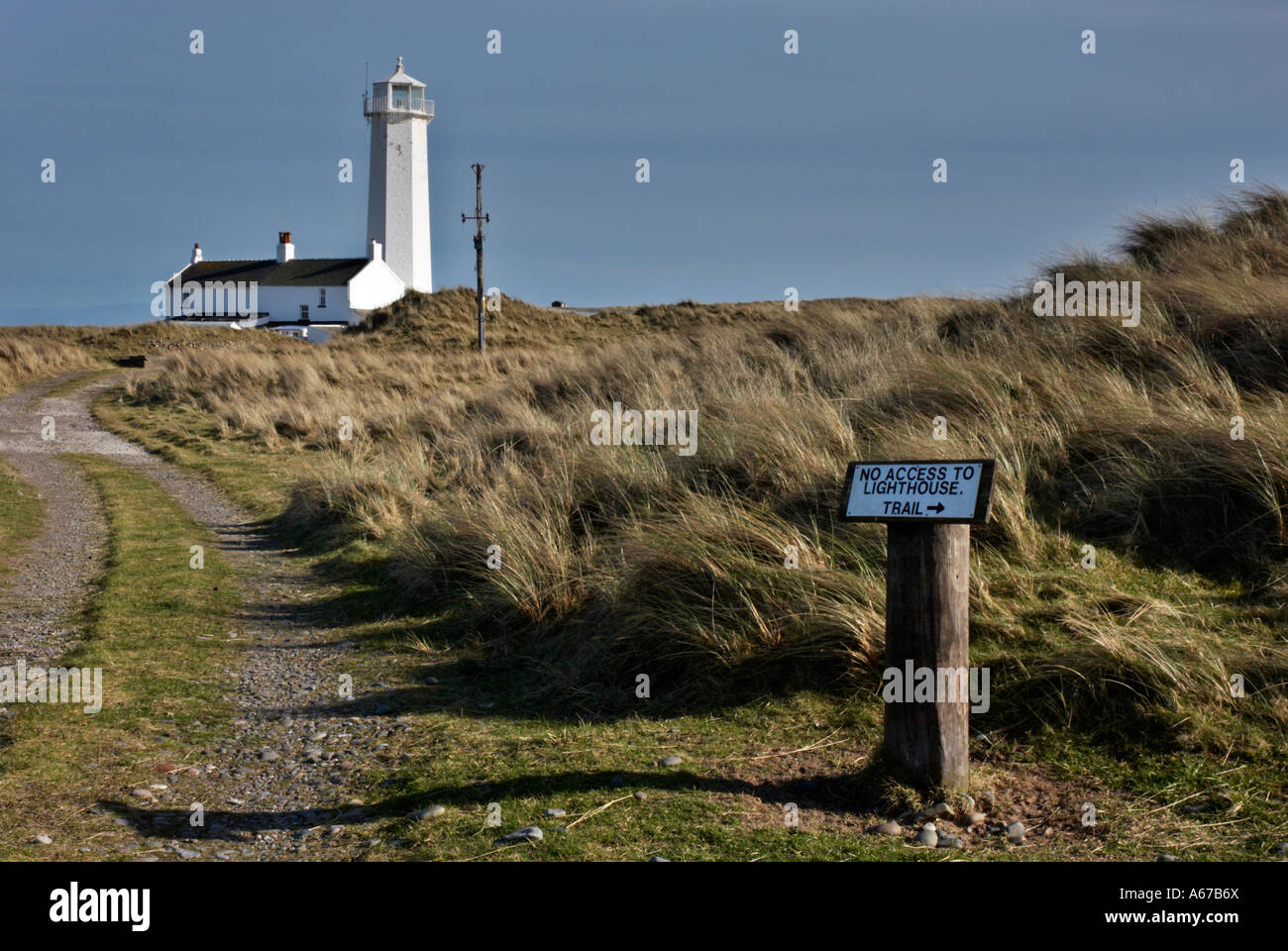Lighthouse and keepers cottage Stock Photo - Alamy