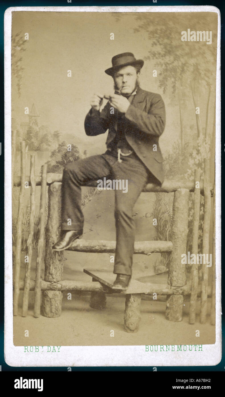 Historical man smoking a pipe hi-res stock photography and images - Alamy