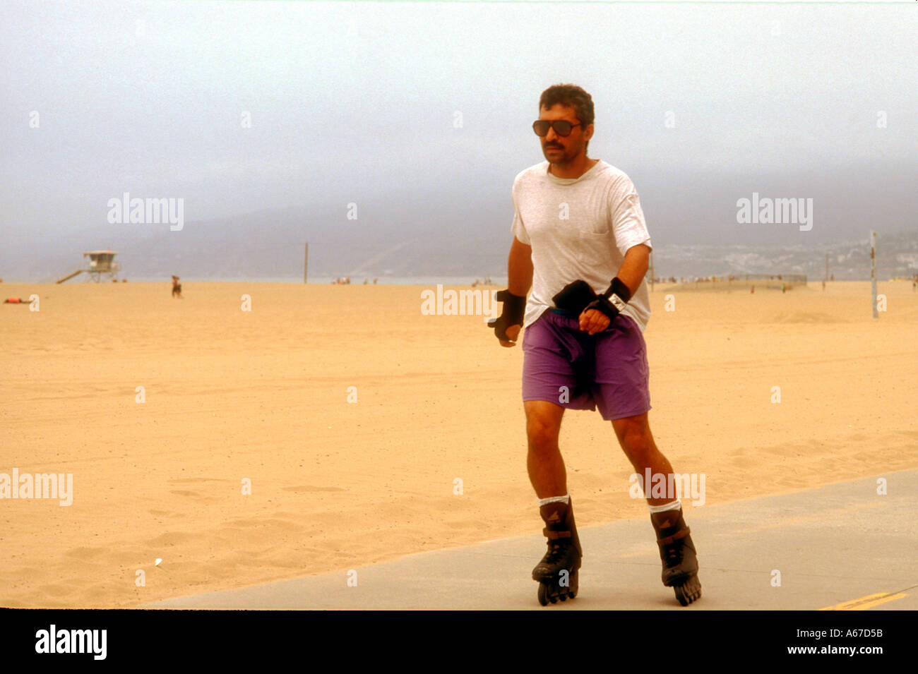 Rollerblading along santa monica beach hi-res stock photography and ...