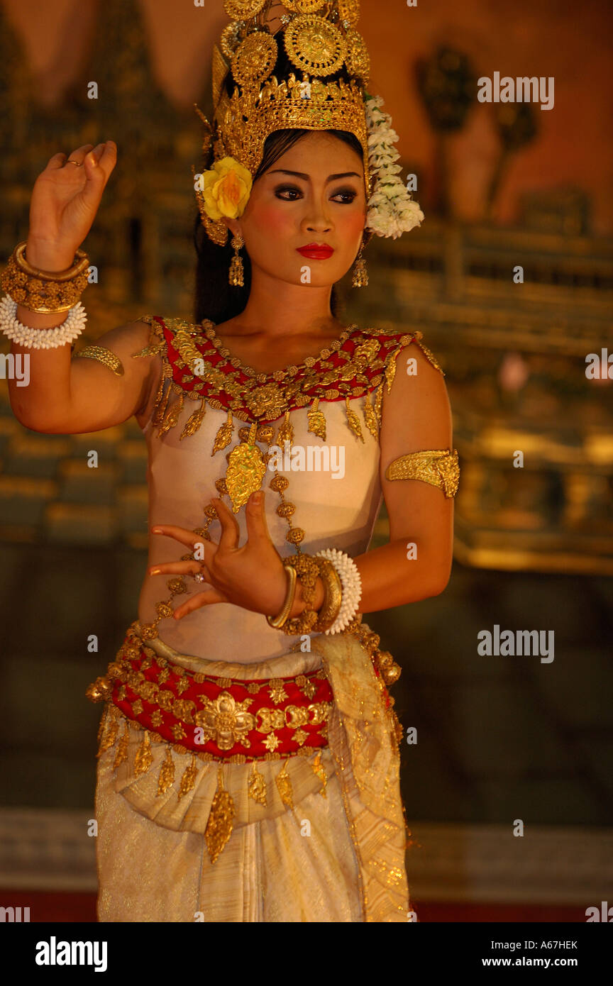 Khmer Traditional Dancer, Angkor Wat, Siem Reap, Cambodia Stock Photo ...