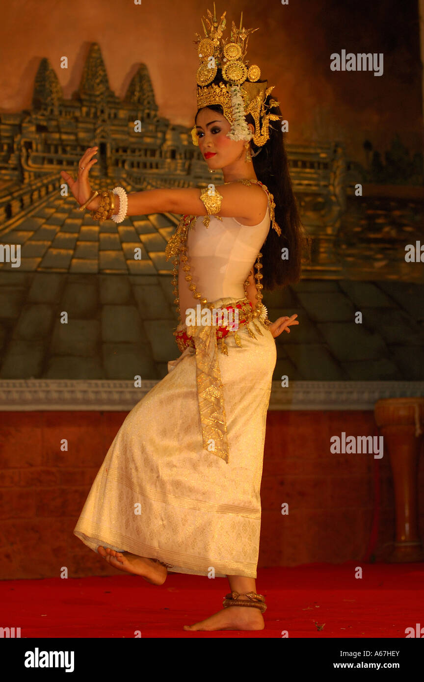 Khmer Traditional Dancer, Angkor Wat, Siem Reap, Cambodia Stock Photo ...