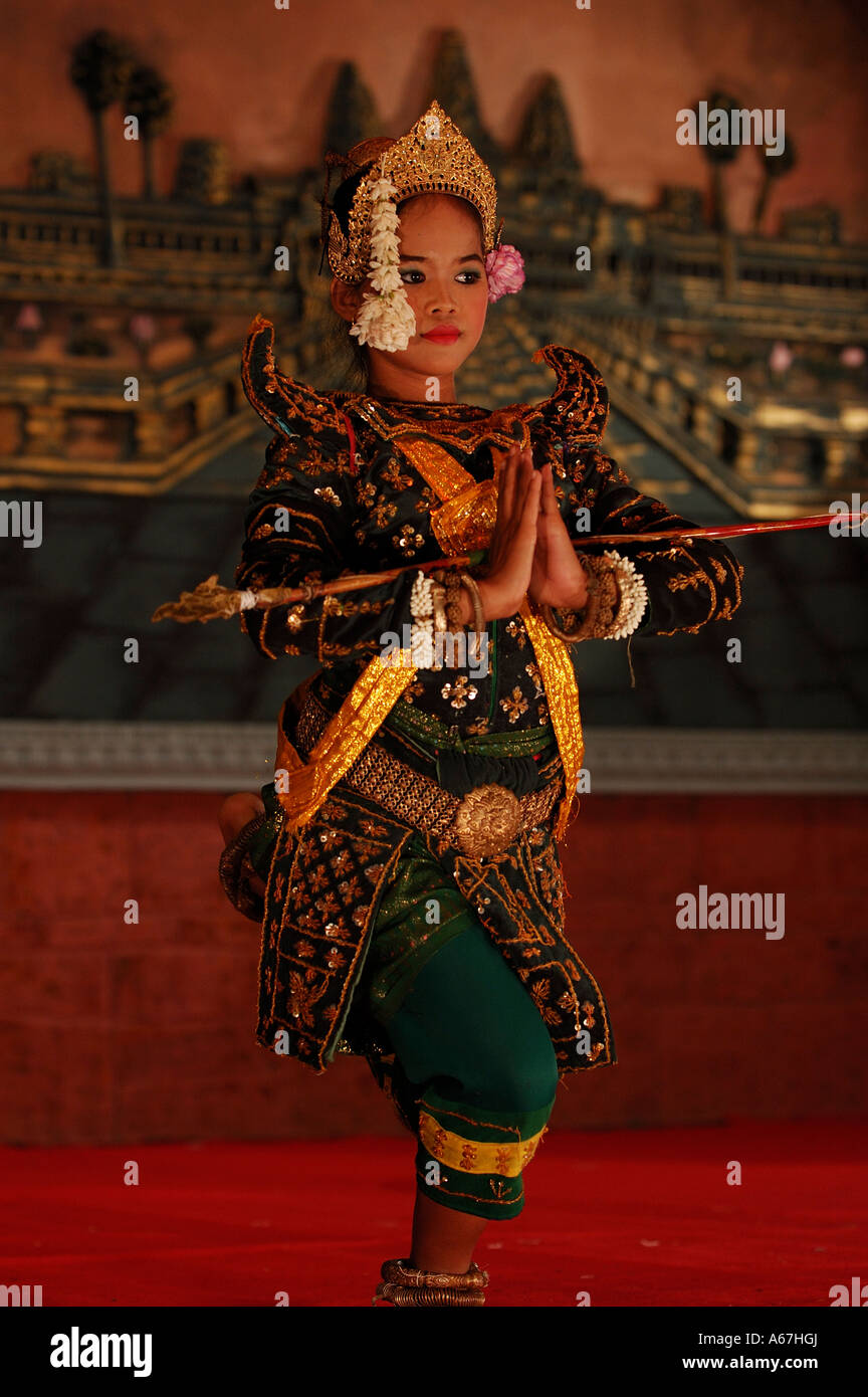 Khmer Traditional Dancer, Angkor Wat, Siem Reap, Cambodia Stock Photo ...