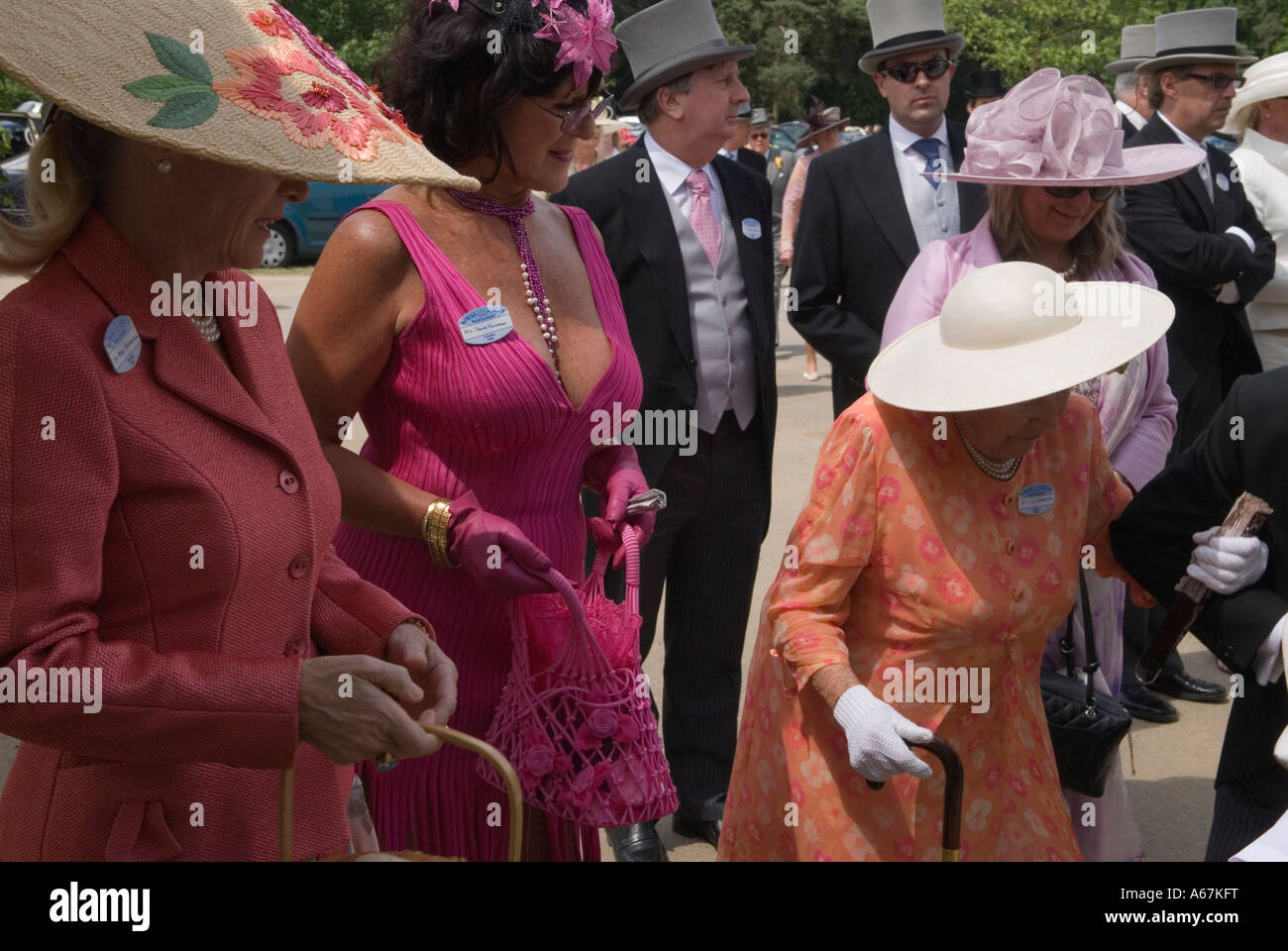Group of wealthy rich man hi-res stock photography and images - Alamy