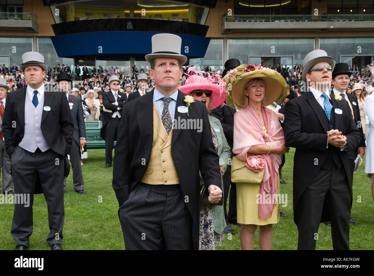 Ascot, members enclosure horse racing, upper class wealthy group people ...