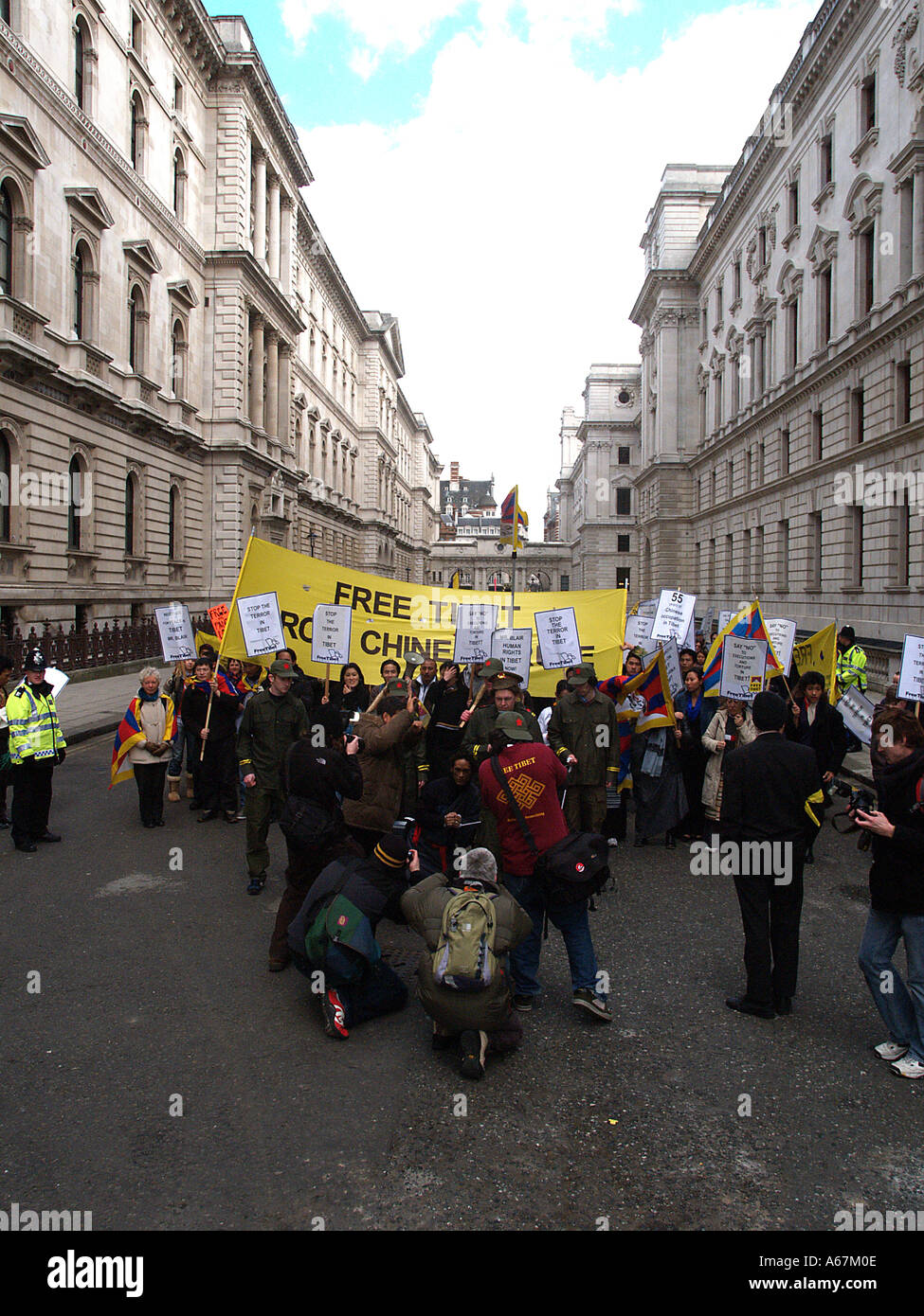 free tibet protest march 12 2005 london Stock Photo - Alamy