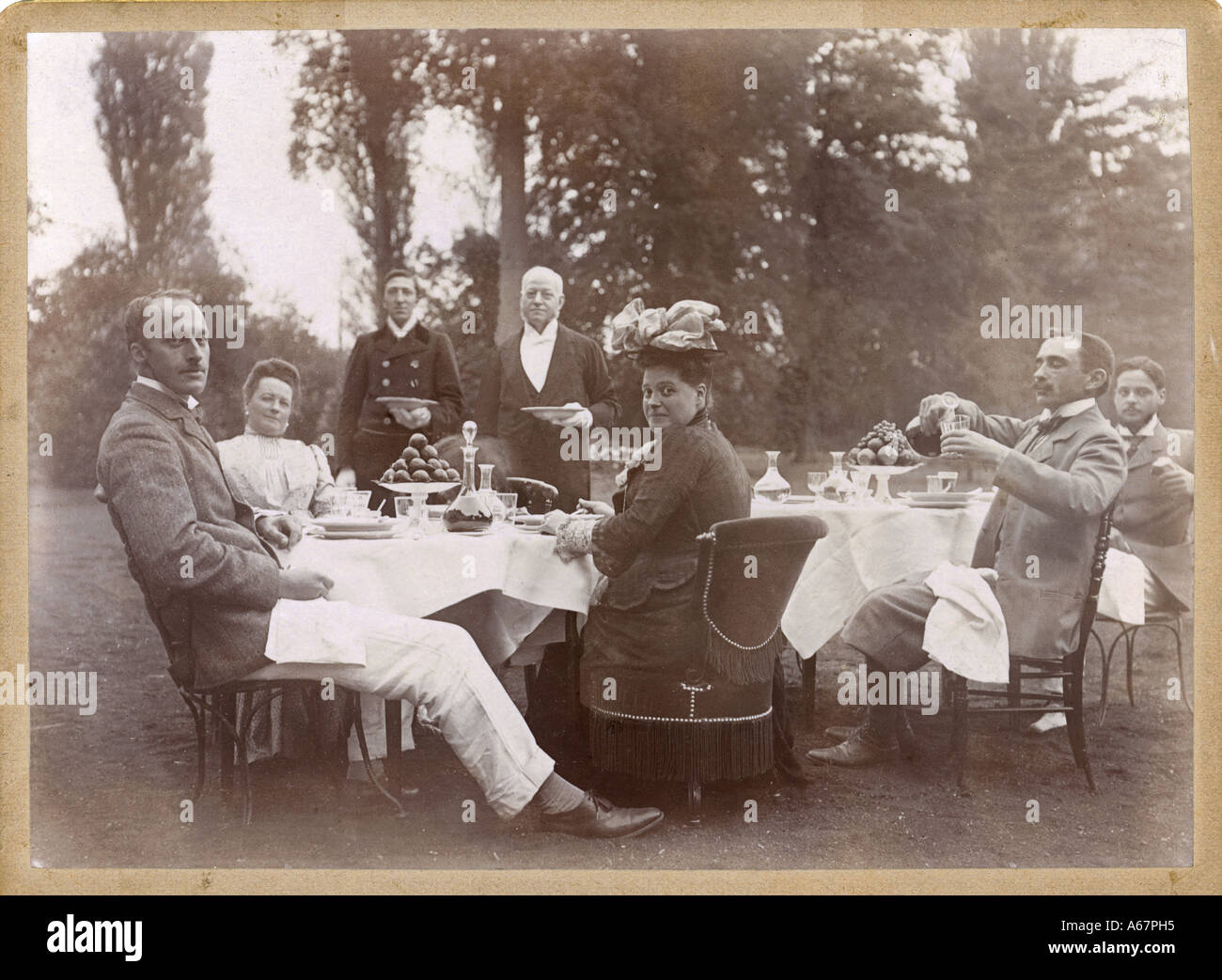 Historical outdoor class hi-res stock photography and images - Alamy