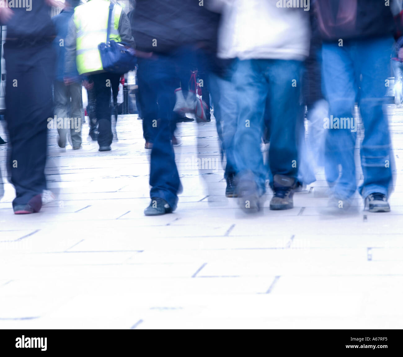 Feet and legs crowds of commuters hi-res stock photography and images ...