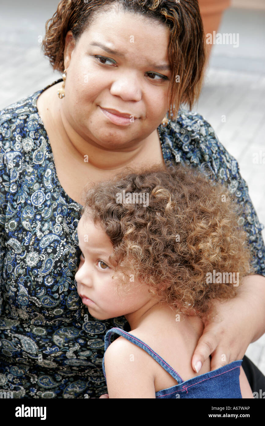 Homeless mother child hi-res stock photography and images - Alamy